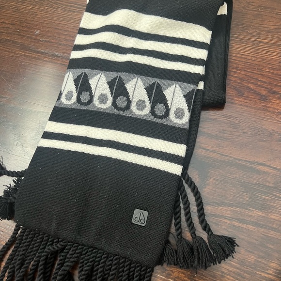 Moose Knuckles | Accessories | Moose Knuckles Black And White Geometric ...